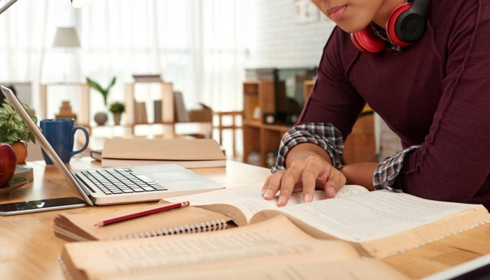 5 Simple Yet Effective Strategies To Study Your Textbooks Like a Whiz
